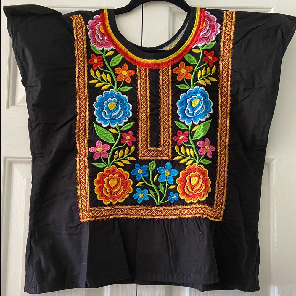 Mexican Traditional Embroidered Blouse Size S - Gem